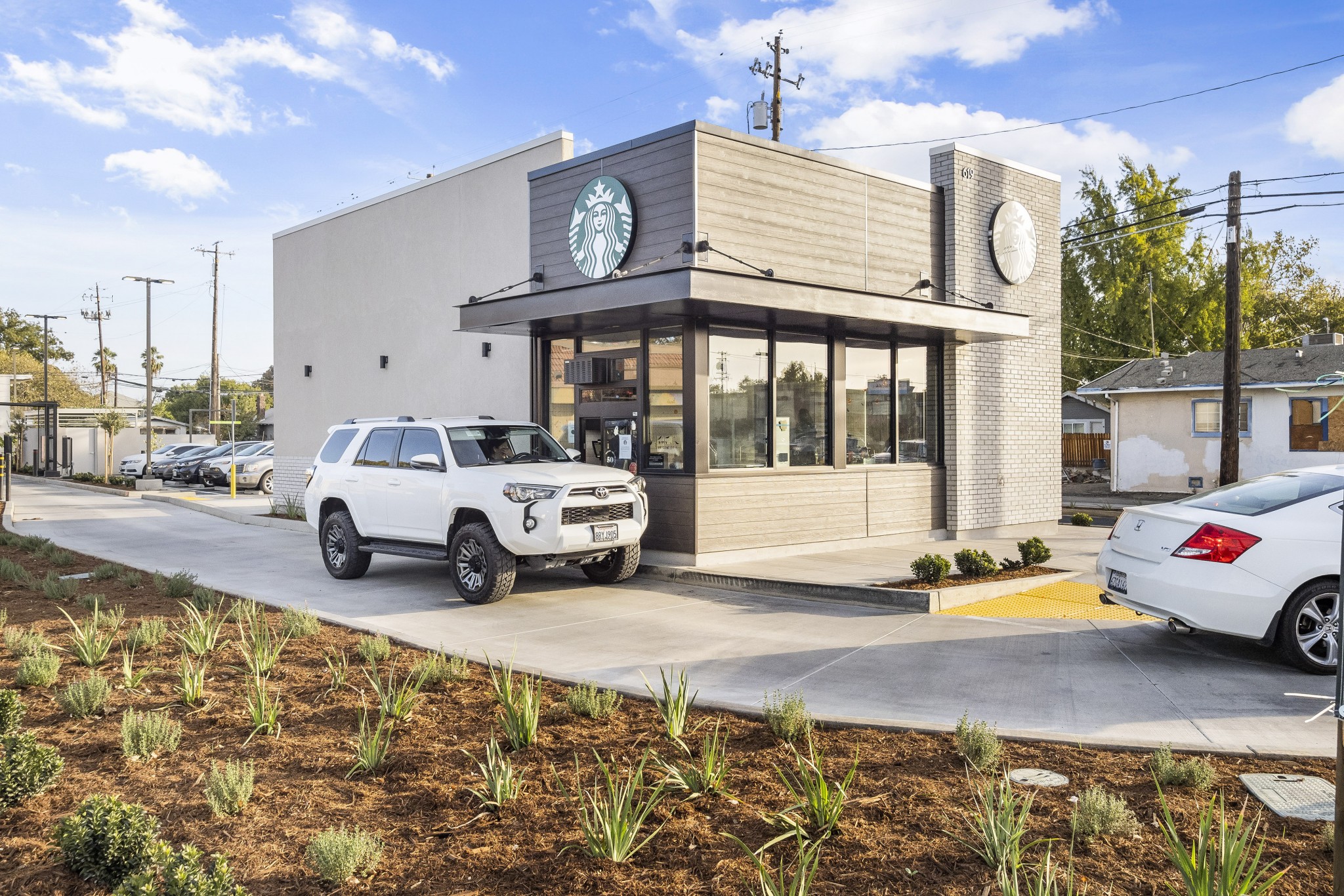 Starbucks | KDC Construction
